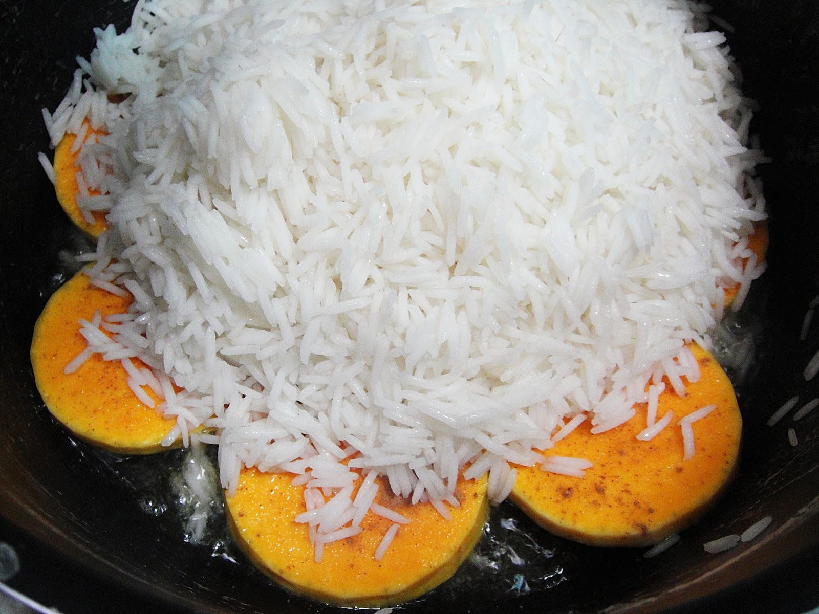 Maryam's Culinary Wonders: 986. Crusty Pumpkin Rice