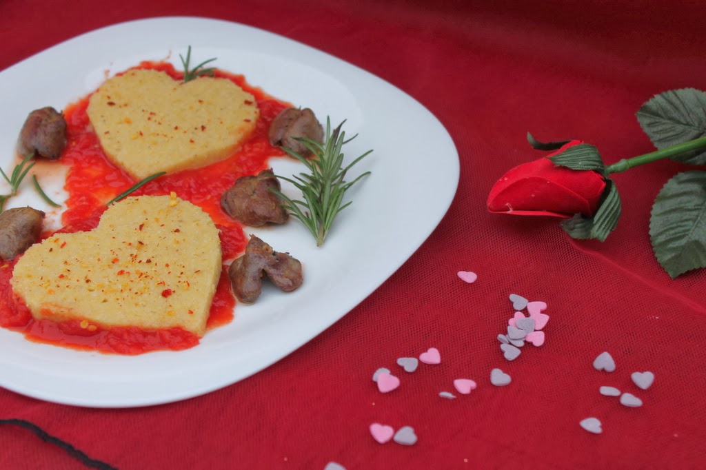 Inimi de pui si mamaliga in sos de rosii cu rozmarin şi "my funny ...