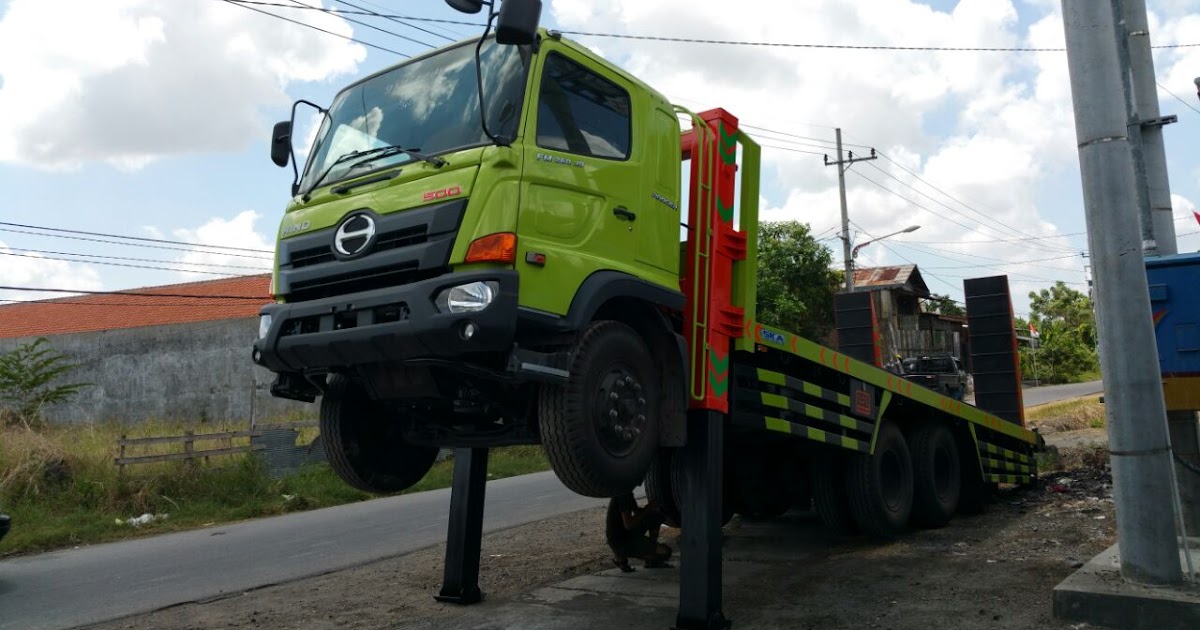 TRUK SELF LOADER - HINO TRUK DAN BUS