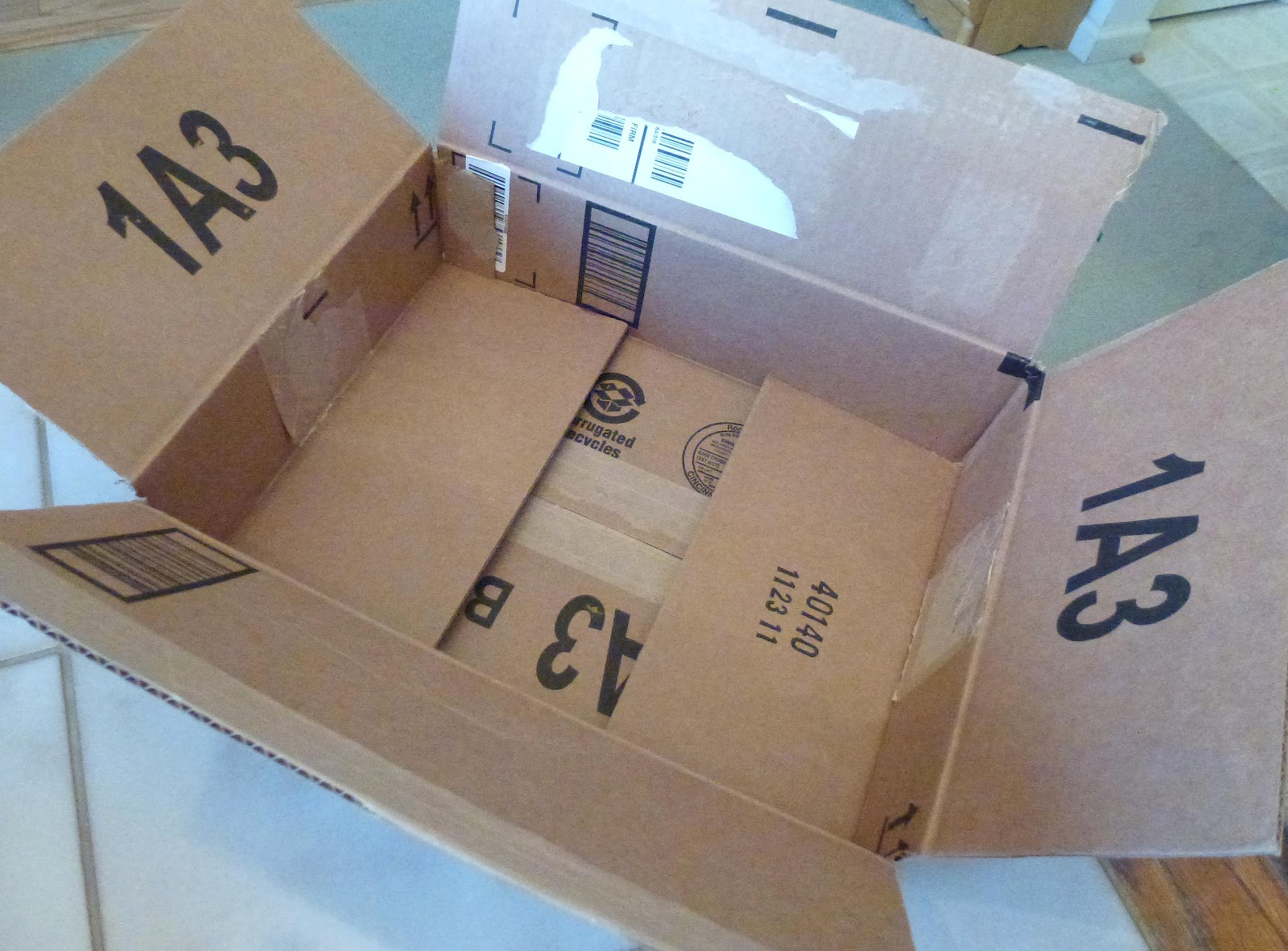 Leslie's Art and Sew: Turn A Box Inside Out