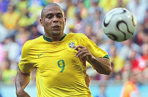 Oh!!! I like football: The History Of The Legendary Ronaldo