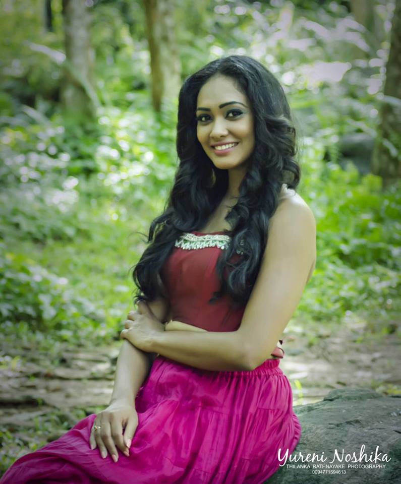 Yureni Noshika Latest fashion photos