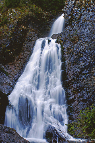 Merita sa vezi aceste locuri atat de aproape de tine ...: Cascada Valul ...