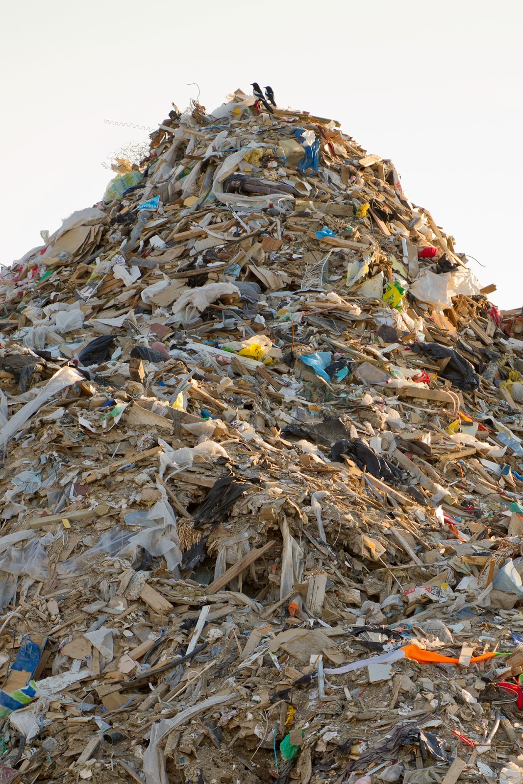 em's talkery: OUR MOUNTAINS OF TRASH