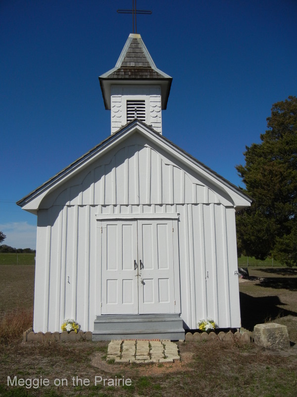 Meggie On The Prairie: Sunday Inside a Small Catholic Church