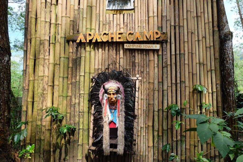 My Travel Blog: Ada "Apache Camp" dan "Pagupon Camp" di Coban Talun