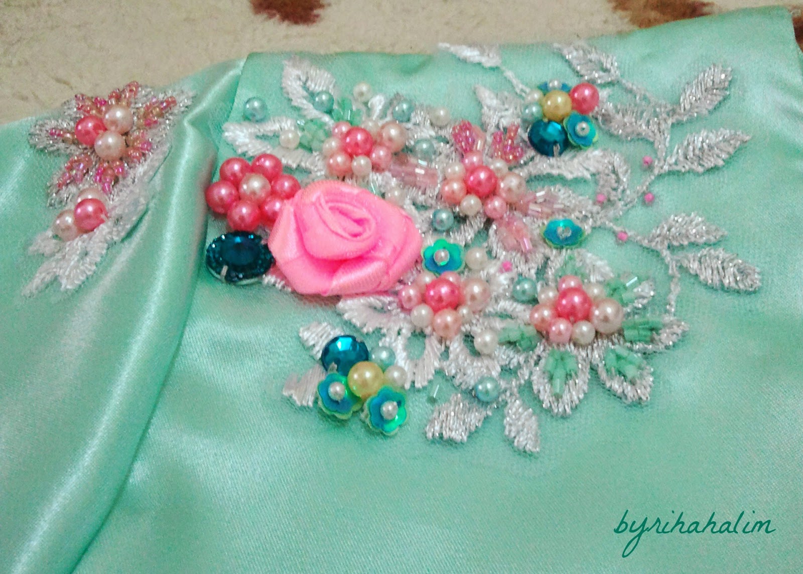 Jahitan Manik dan Labuci byrihahalim: JAHITAN MANIK PADA DRESS