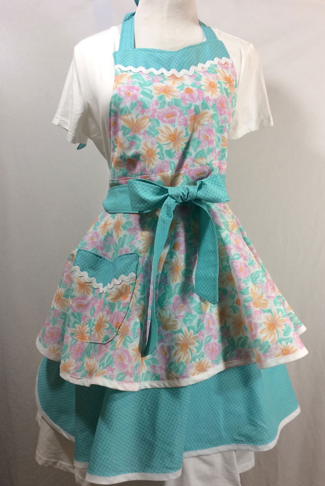 My Country Apron: New To Country N' More 1950's Style Flirty Pin Up Aprons