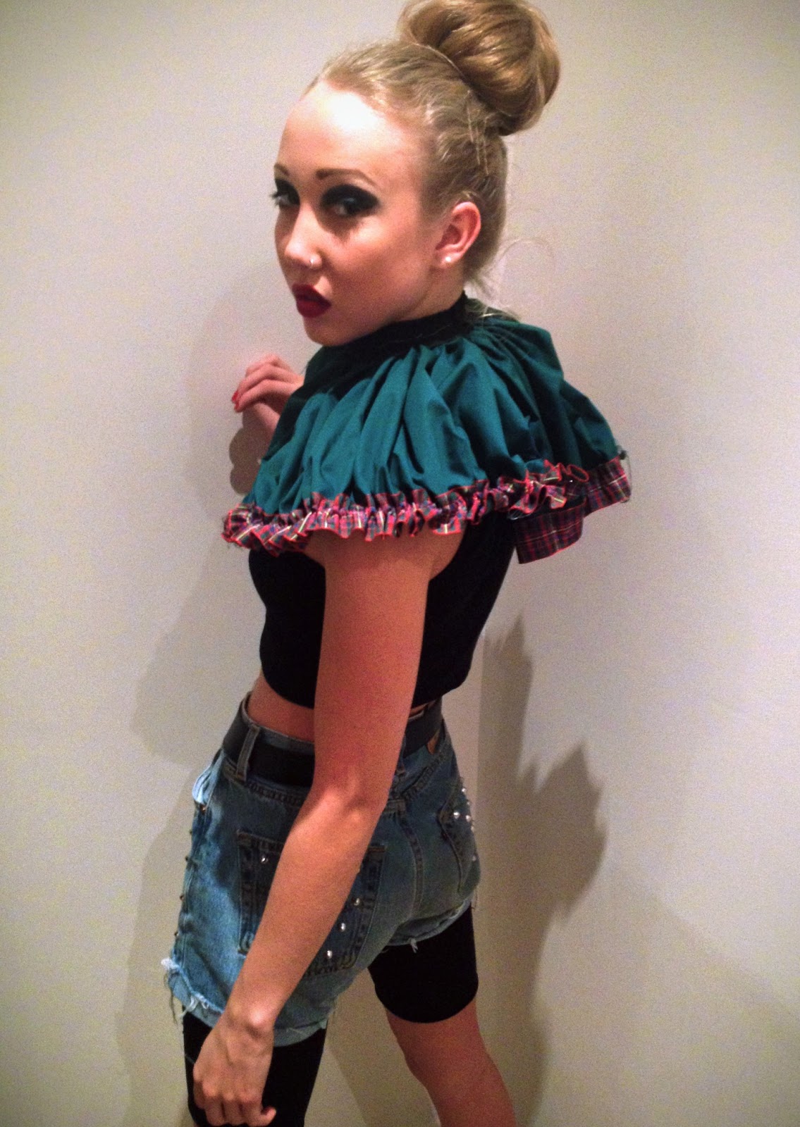 EVE VICTORIA: Punk / Anarchy / Textiles