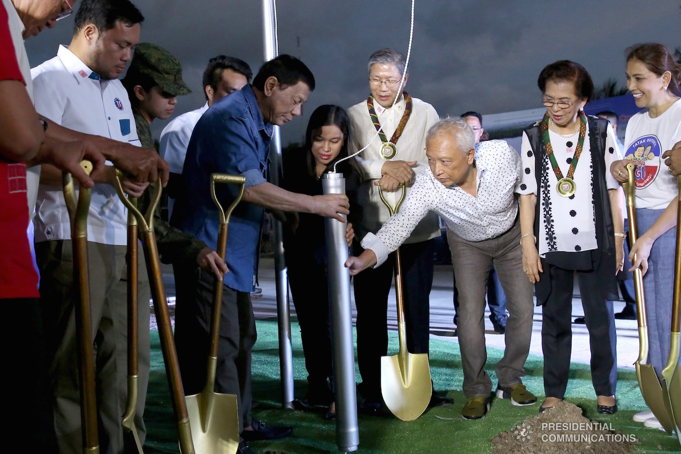 Phil's Longest Bridge: Duterte led groundbreaking the construction of ...