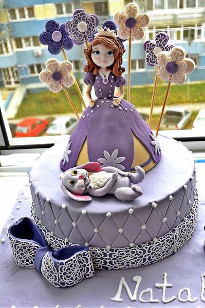 TORTURI SPECIALE (SPECIAL CAKES): TORT CU SOFIA INTAI