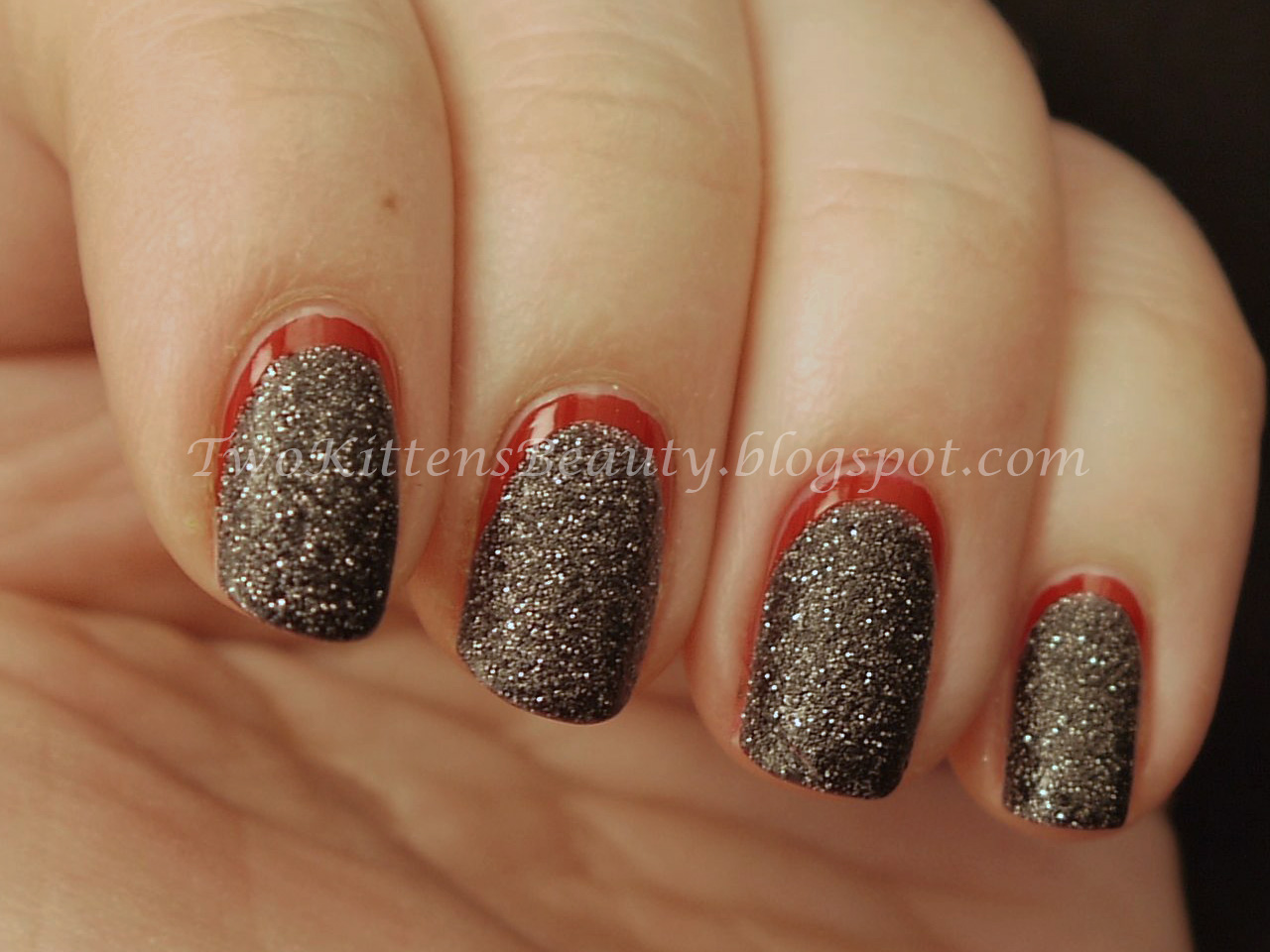 Two Kittens Beauty: Red Ruffian