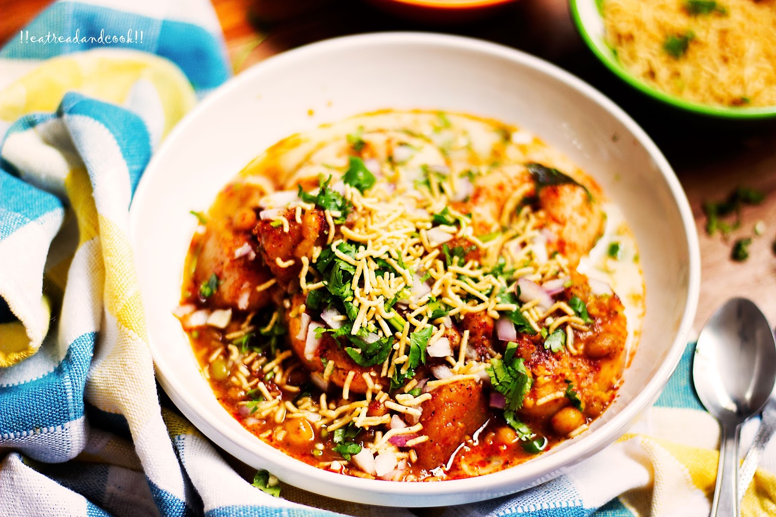 Odisha Style Aloor Dom Doi Bora / Dahi Vada with Dum Aloo