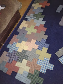 Elaine's Sweet Life: Plaid cross quilt {tutorial}