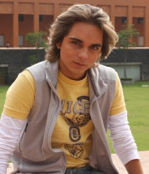 ESTO PASO: 1989: NACIÓ Fabián Chávez, actor mexicano.