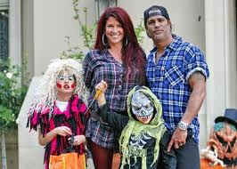 Music N' More: Slash: without the top hat and glasses