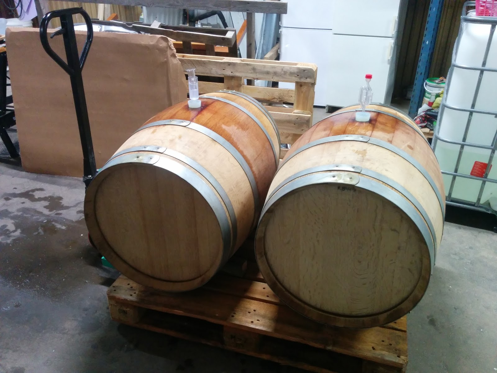 Vilda Bryggeri: Filling the barrels