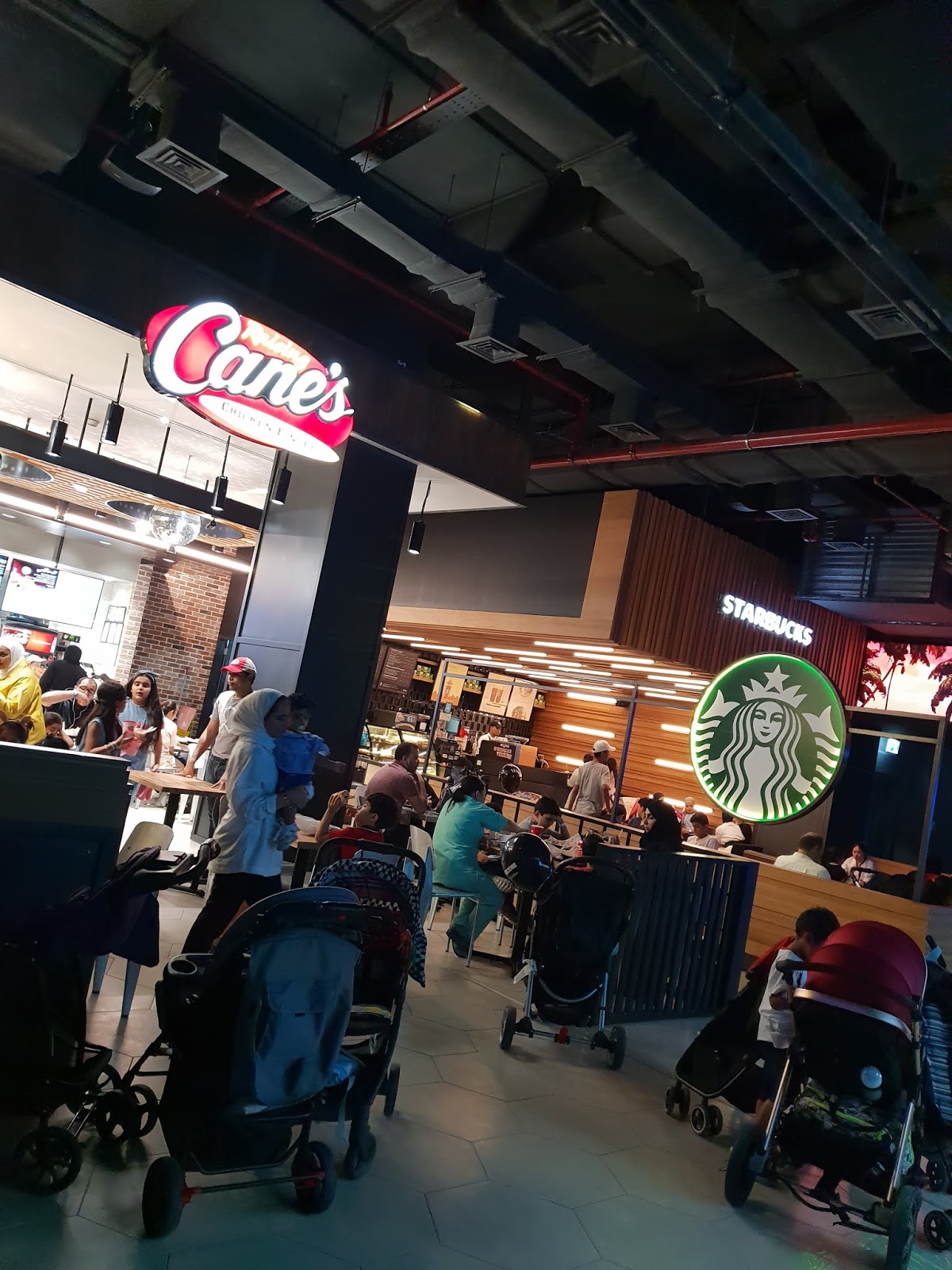 Life in Kuwait Blog: Tek Zone in The Avenues