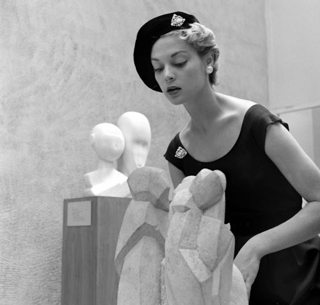 40 Stunning Black and White Photos of Jean Patchett, a Model Who Helped ...
