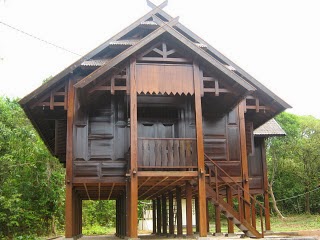 Rumah Tradisional Bugis ~ Busursulsel