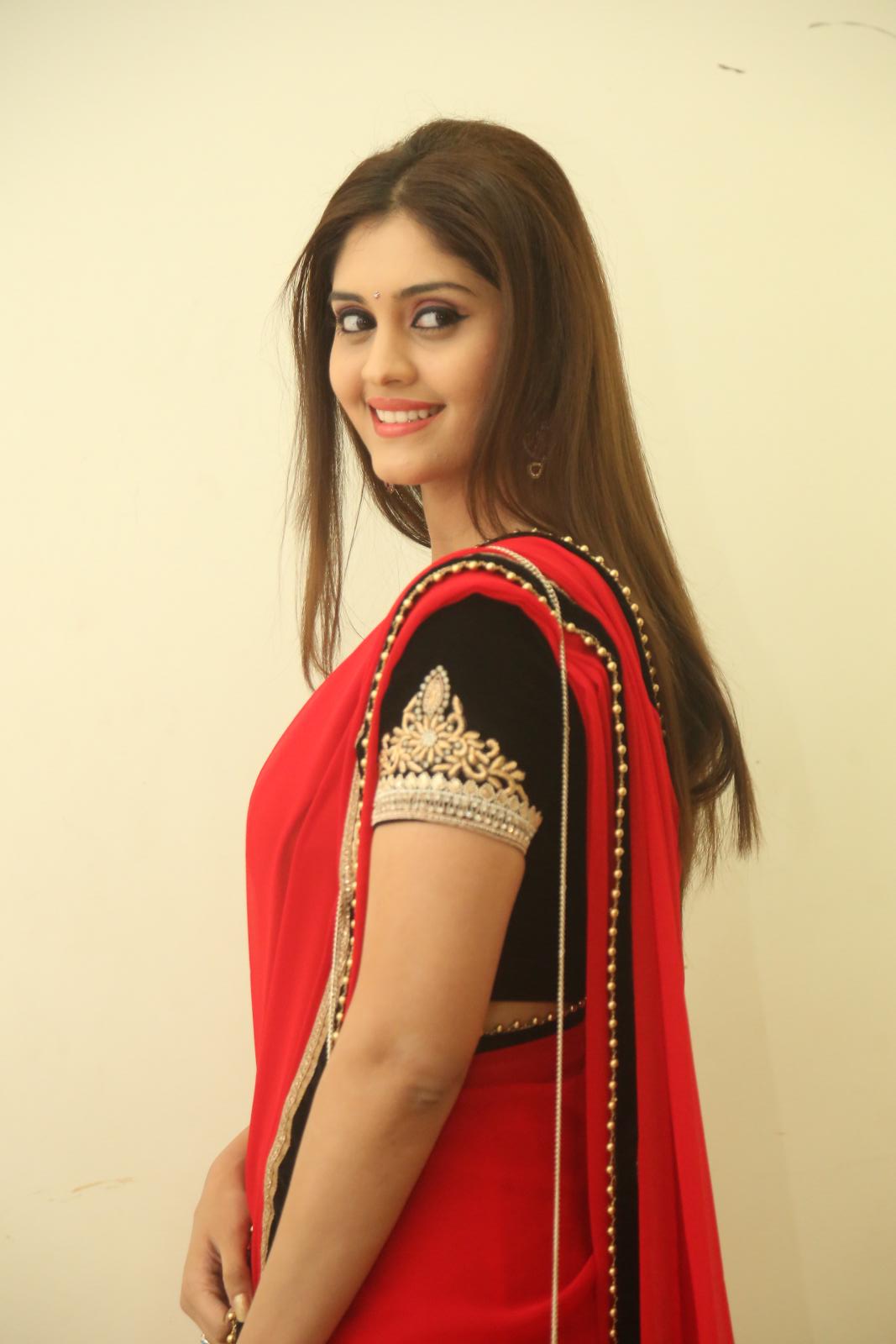 Tamil Actors Unseen Photoshoot Stills: Actress Surabhi latest Stills in ...