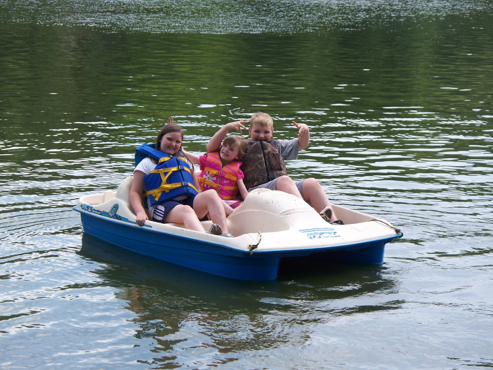 VALENTINE HAPPENINGS...: BOATING FUN!.....