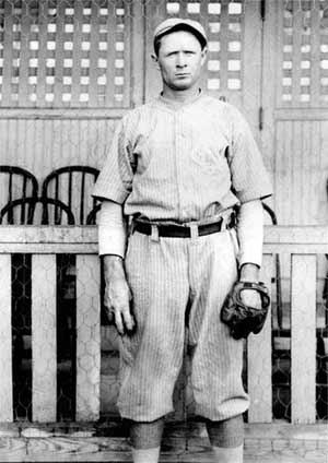 The Green Weenie: 8/16 Games: AJ - STFD, 7 Dinger Day, Steele City, 3 ...