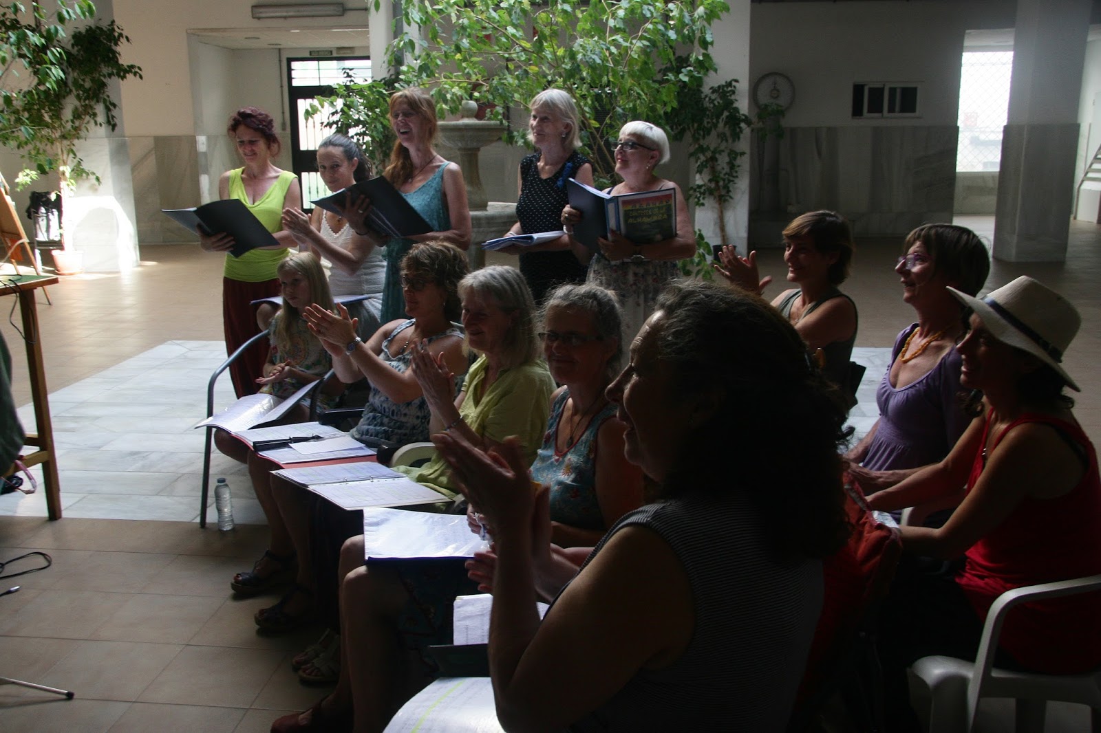 PROFESOR DE CANTO. CLASES DE CANTO EN GRANADA: Coro En-Canto