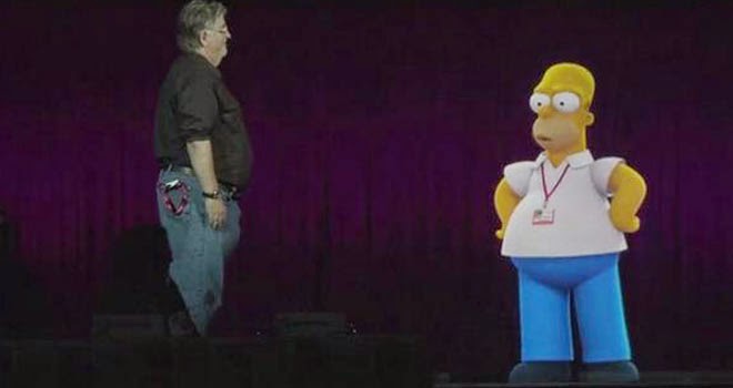Homero Simpson cobra vida en el Comic-Con 2014 | El HIT GUATE RADIO