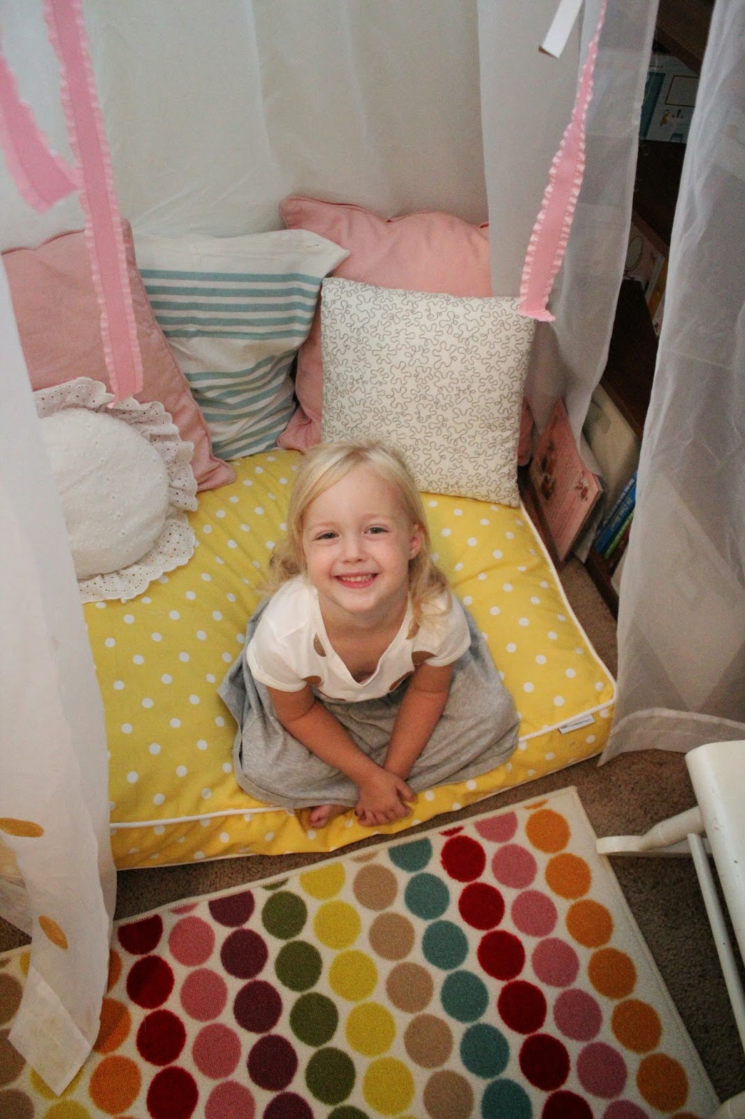 Mommy Vignettes: DIY No-Sew Tent Canopy Tutorial
