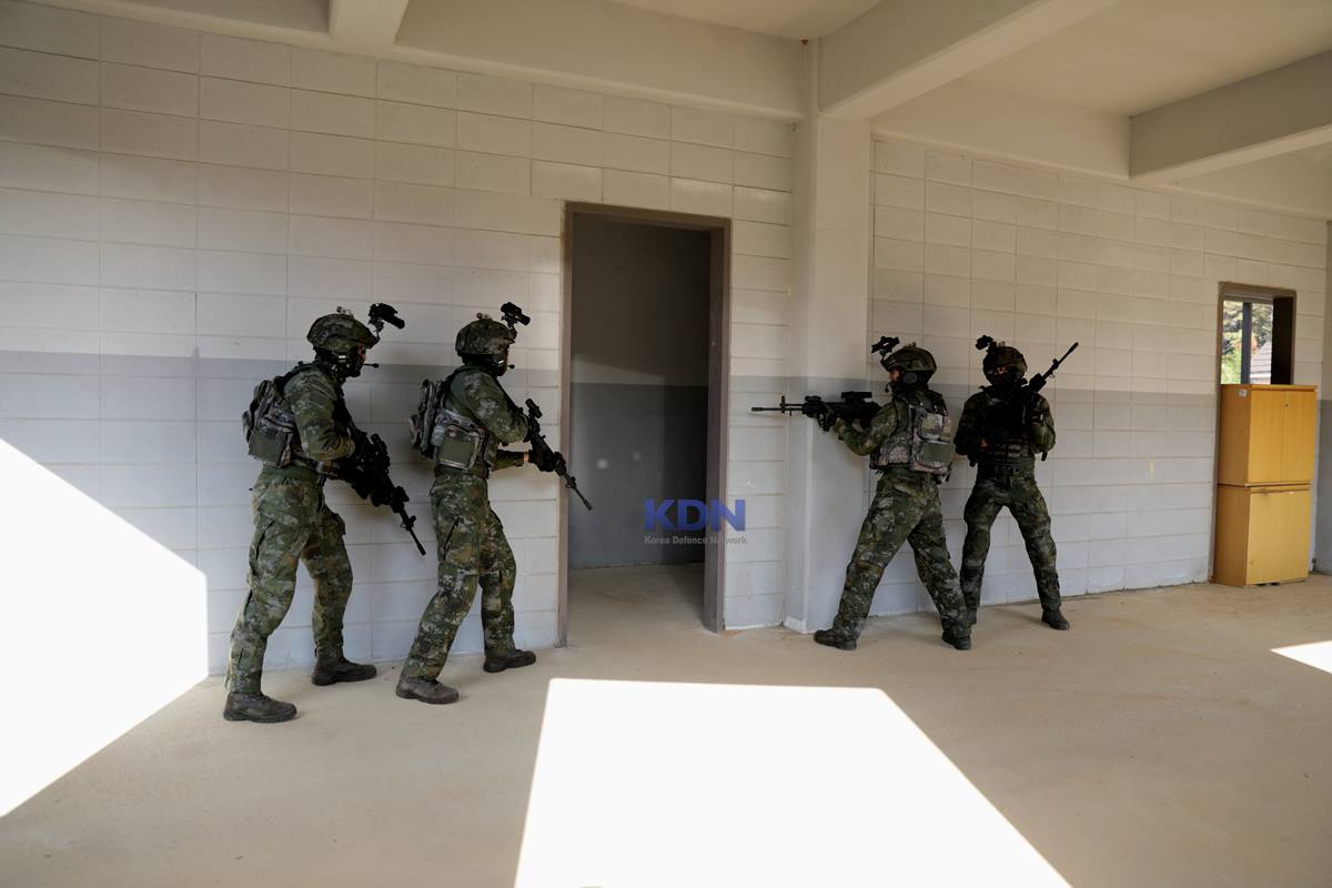 ROK Defense: Warrior Platform showcased by Republic of Korea Army 706th ...