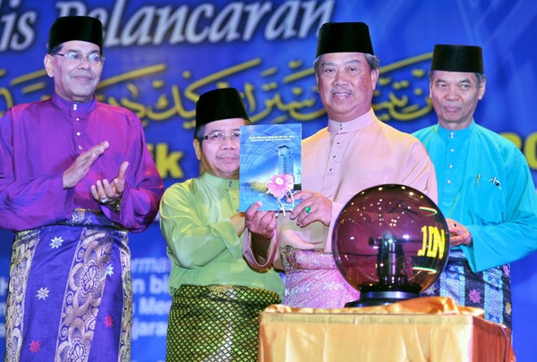 Persatuan Penulis Sarawak (PENULIS): Gelombang Baharu Bahasa dan ...