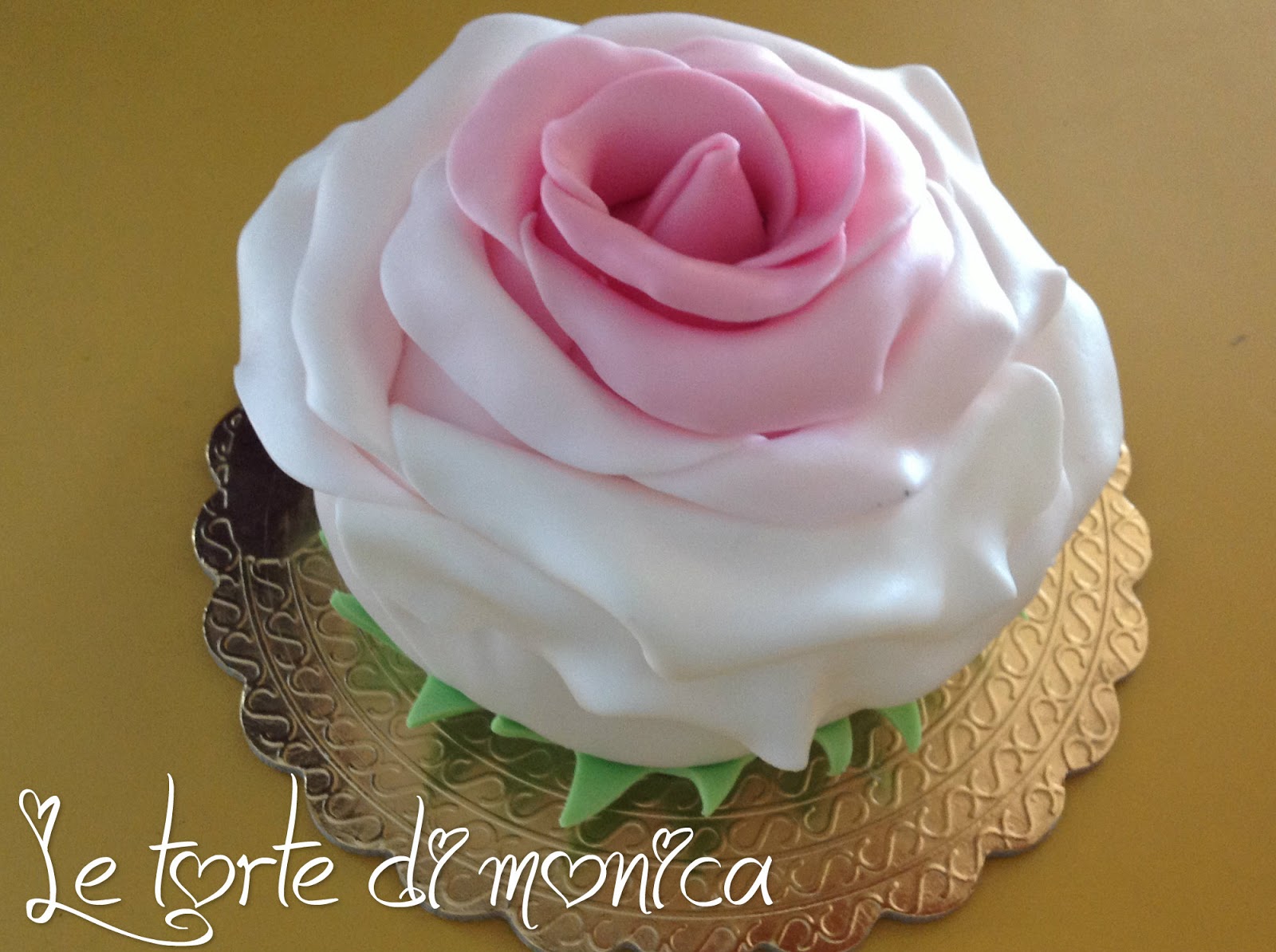Le torte di monica: TUTORIAL TORTA A FORMA DI ROSA