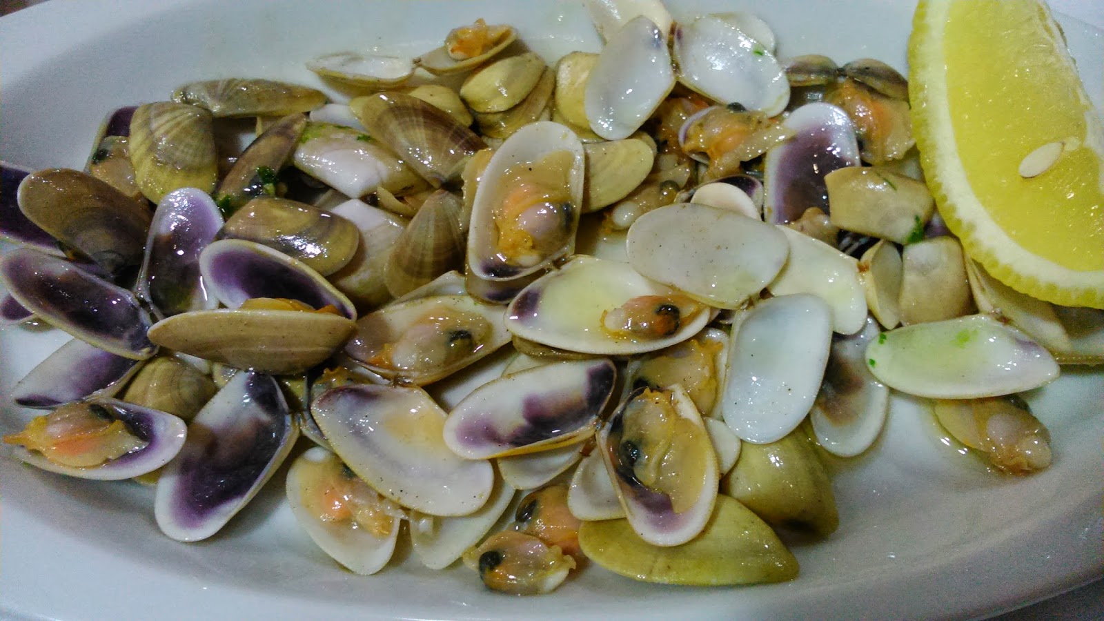 AL FUM DE LA XIMENERA : ALMEJAS EN ESCABECHE Y OTROS BIVALVOS