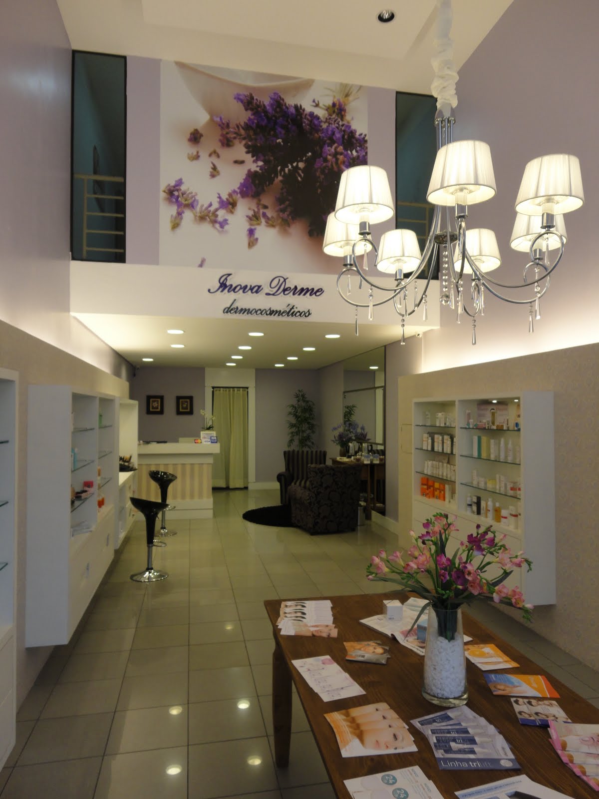 ENIO STUMPF ARQUITETURA: LOJA INOVA DERME dermocosméticos