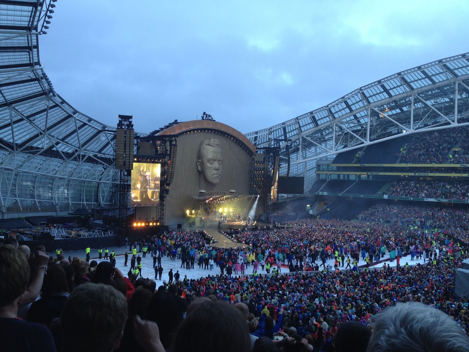 Dandinella: Review: Robbie Williams - Take the Crown at Aviva Stadium ...