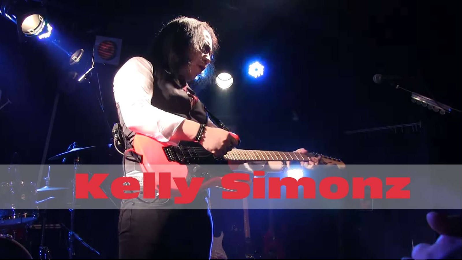 Kelly Simonz: Tales Of The Viking ExThunders