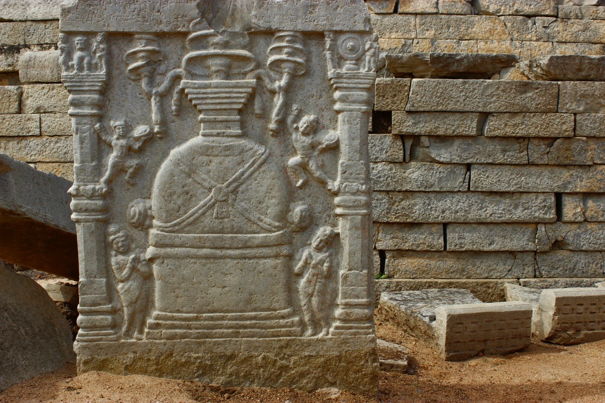 Journeys across Karnataka: Buddhist sculptures at Kanaganahalli-Sannati ...