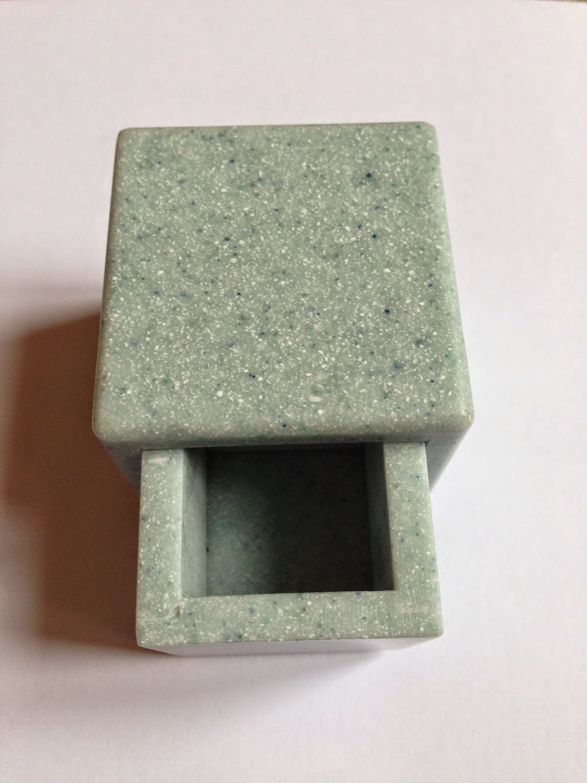 Puzzling in wonderlands: Push box