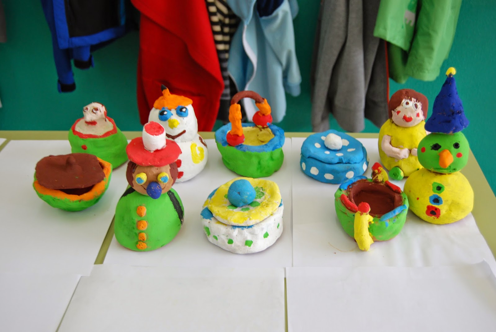 Saricole: Pintando las figuras de barro