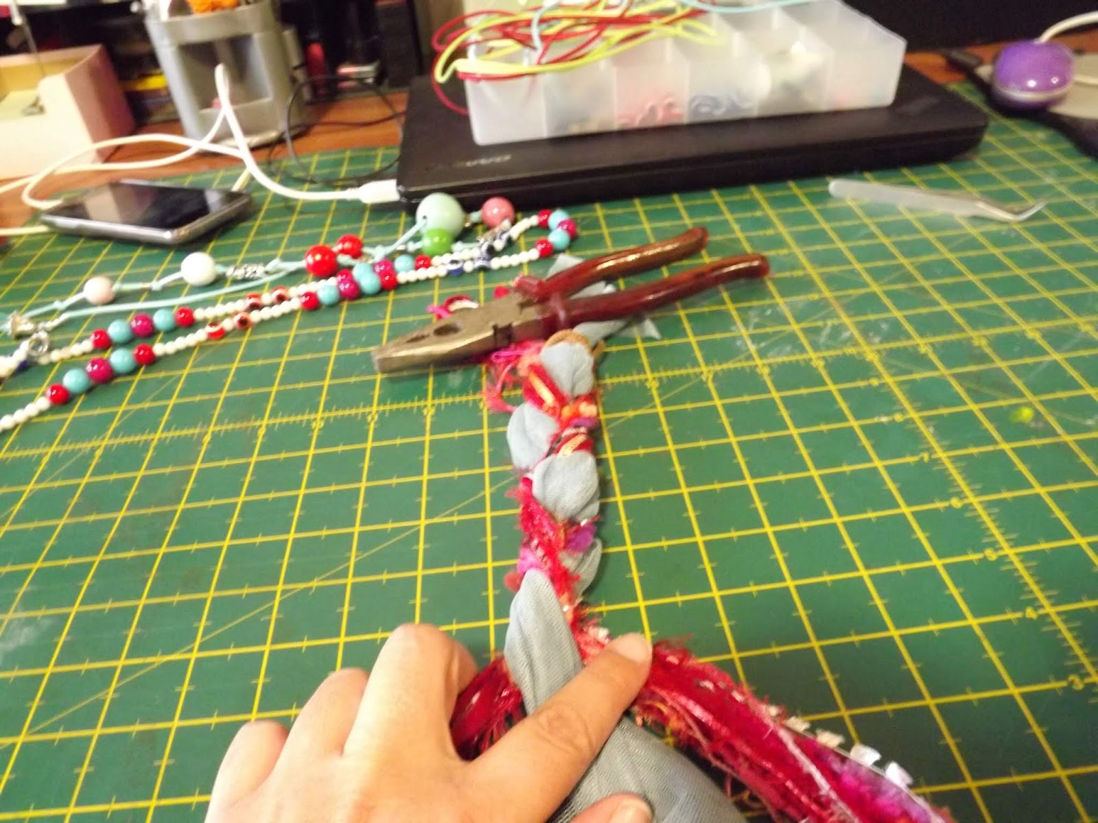 A Pretty Talent Blog: Jewelry Making: Three Strings In One