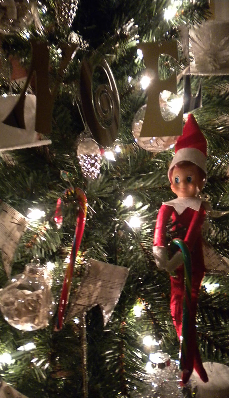 Shabby Brocante: The adventures of Topper, Our Elf on a Shelf.