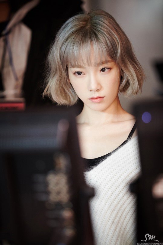 Behind the scene pictures and gifs from SNSD TaeYeon's 'Rain' MV ...