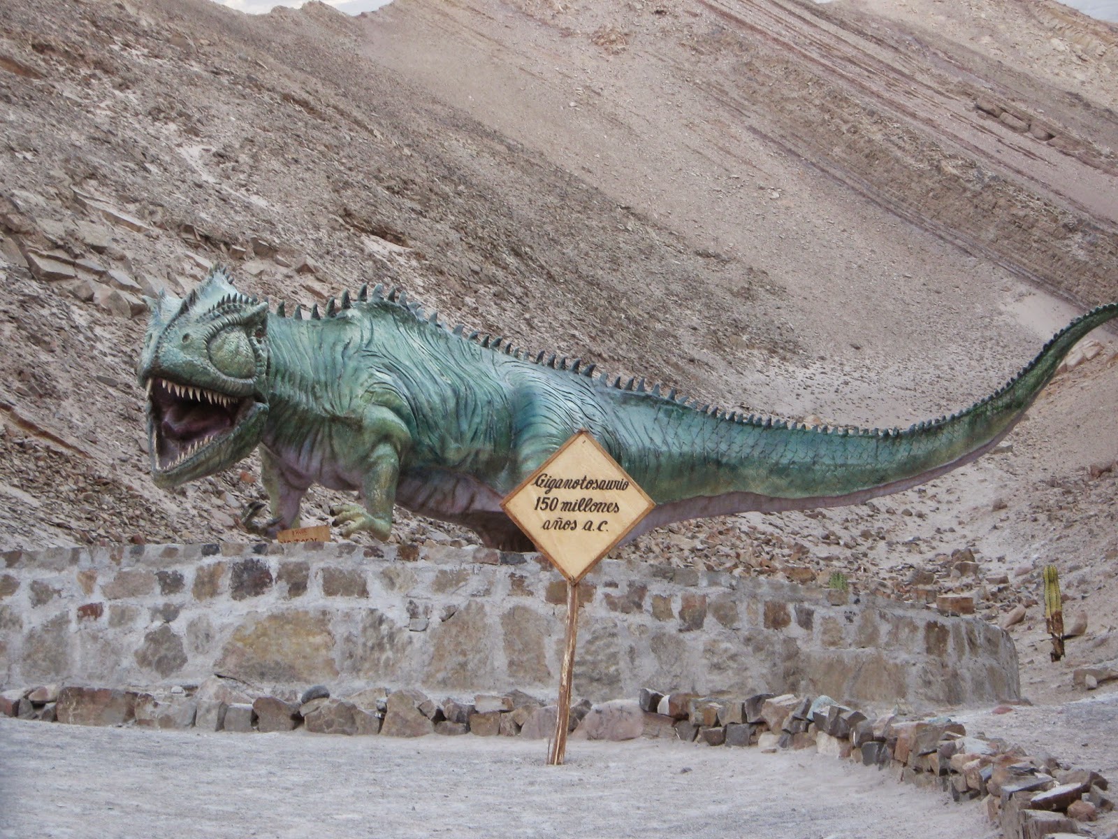 TRAVEL AND TOUR (viajes y turismo): PARQUE JURÁSICO DE QUERULPA- APLAO