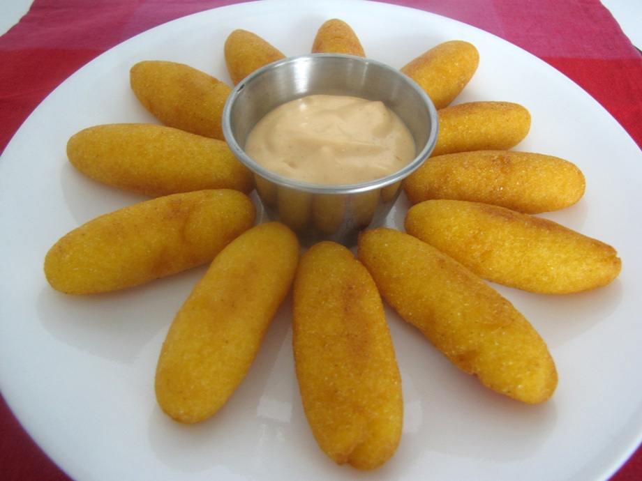 Comiendo Bueno : Surullitos de maiz (Fried Corn meal sticks)