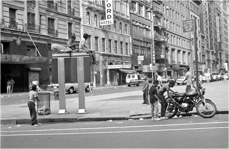 Momentos del Pasado: El barrio de Harlem durante la década de 1980