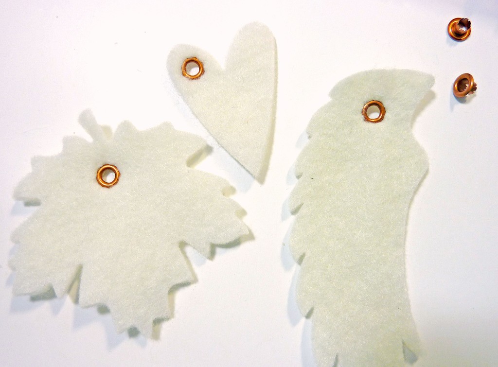 :: danipeuss.de :: BLOG: Selbstgemachte Filz-Embellishments { # ...