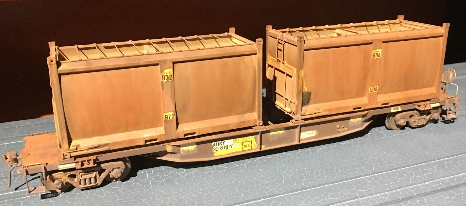 West Australian S Scale Modelling: Westrail WQN with Sulfur Containers