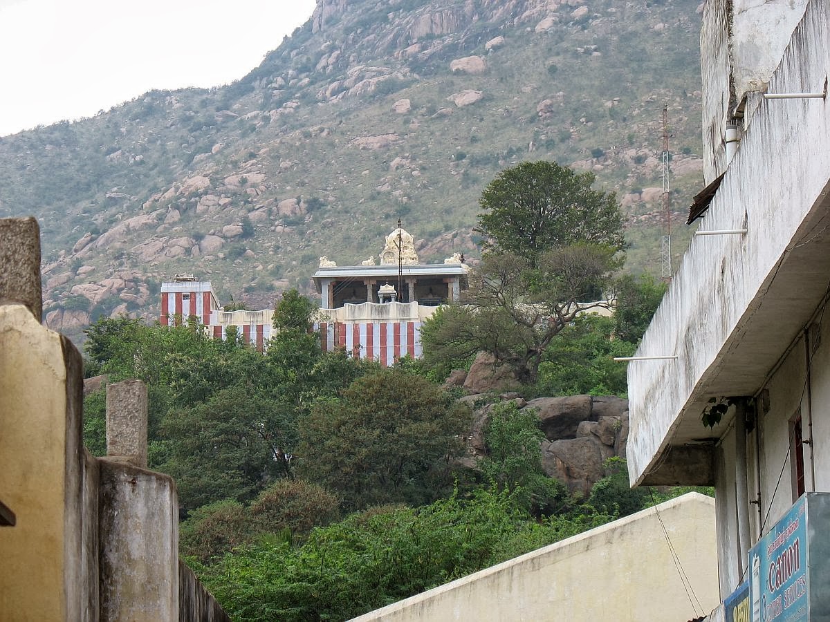 Aarti at Pavala Kundru - ARUNACHALA GRACE