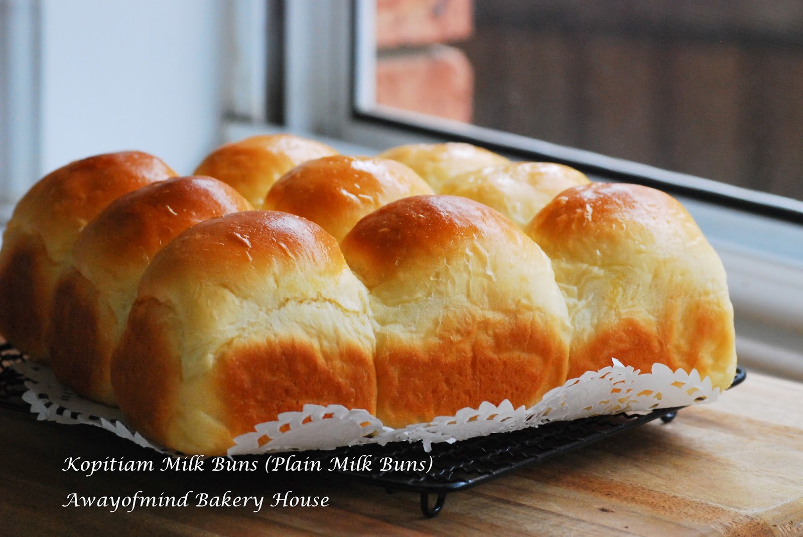 Awayofmind Bakery House: Kopitiam Milk Buns / Plain Milk Buns ...